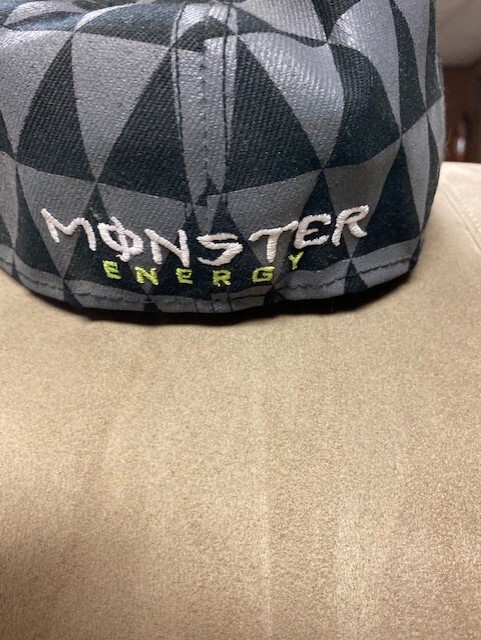 MONSTER ENERGY DRINK FLAT BILL PYRAMID GRAPHICS FITTE… - Gem