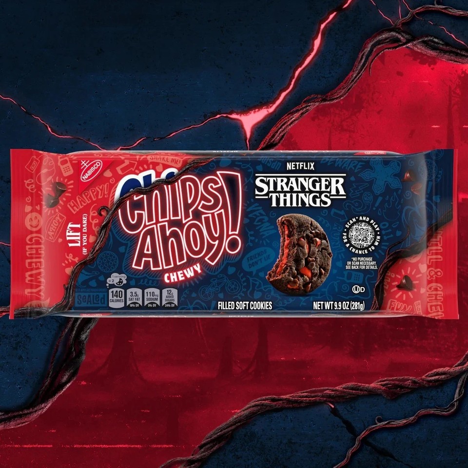 CHIPS AHOY! Stranger Things Chewy Chocolatey Strawberry-Flavored Filled ...