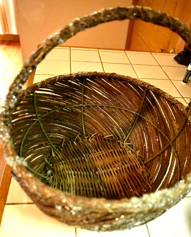 Vintage Vine Woven Metal Wire Frame with Glitter And Beads | eBay