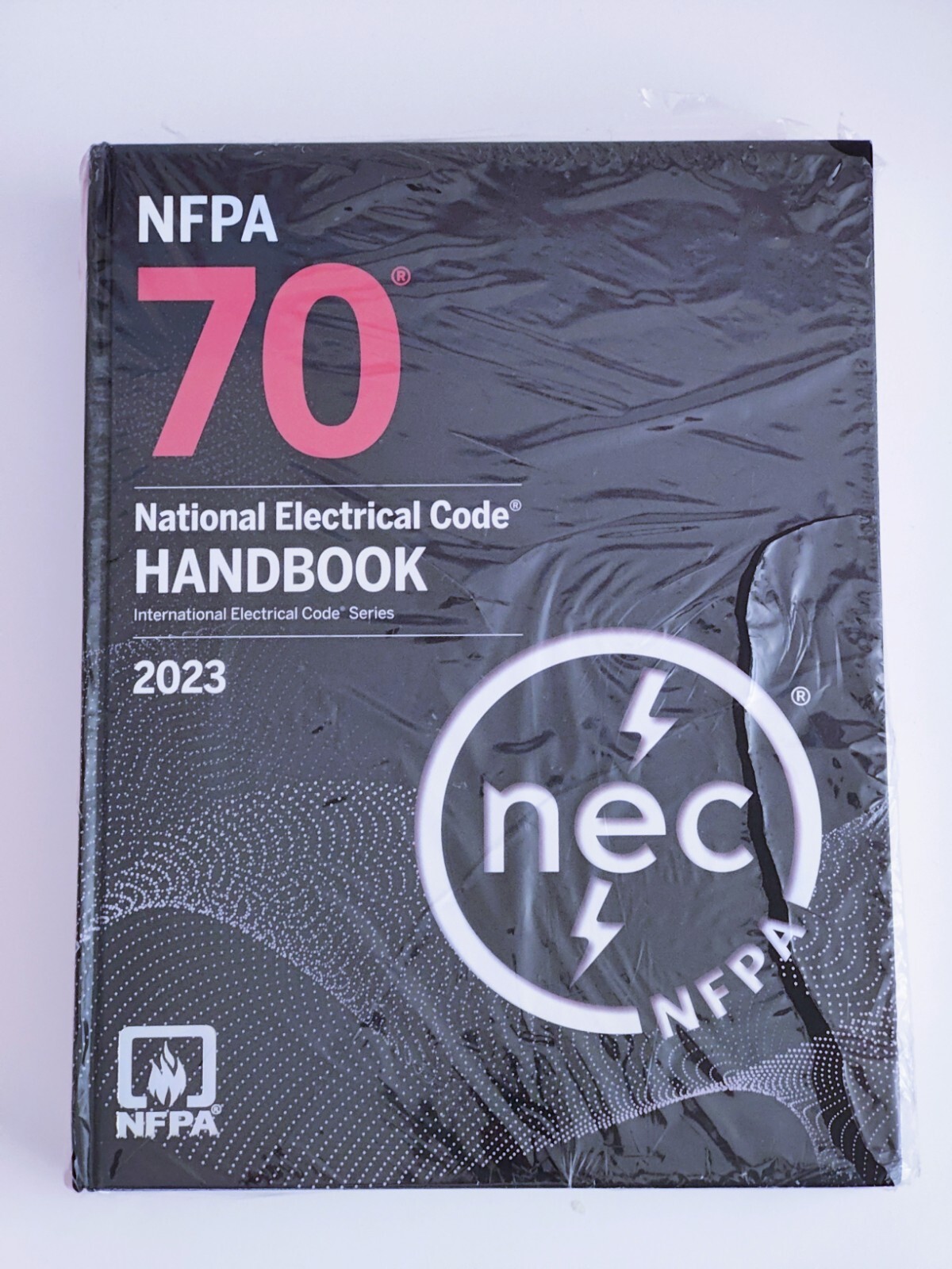 NFPA 70, National Electrical Code Handbook : 2023 Edition by National ...