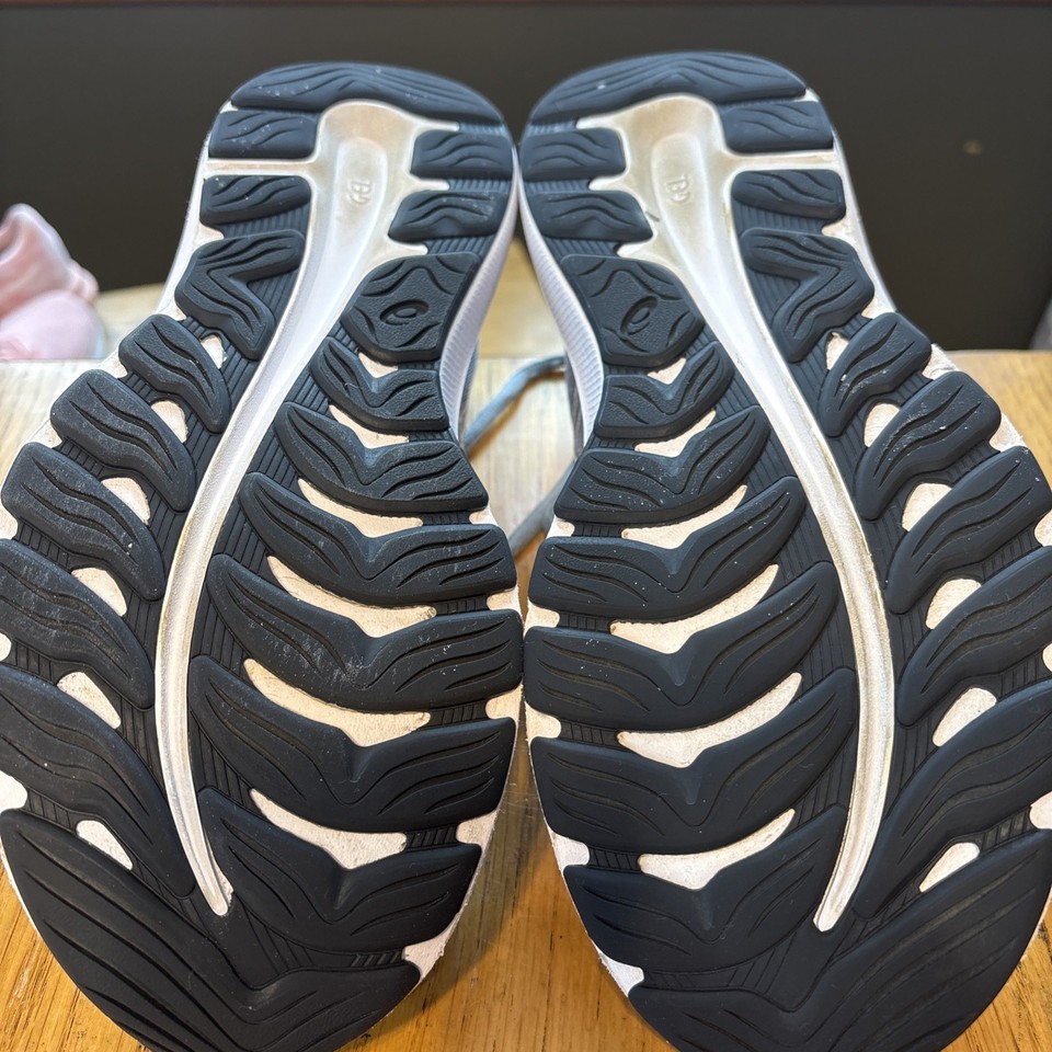 ASICS Women’s Gel Excite 8 Gray And White Size 9 Running Shoes Used | eBay