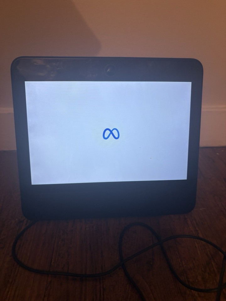 Facebook Portal (Gen 1) Smart Speaker Black Alexa Built-in Wi-Fi ...