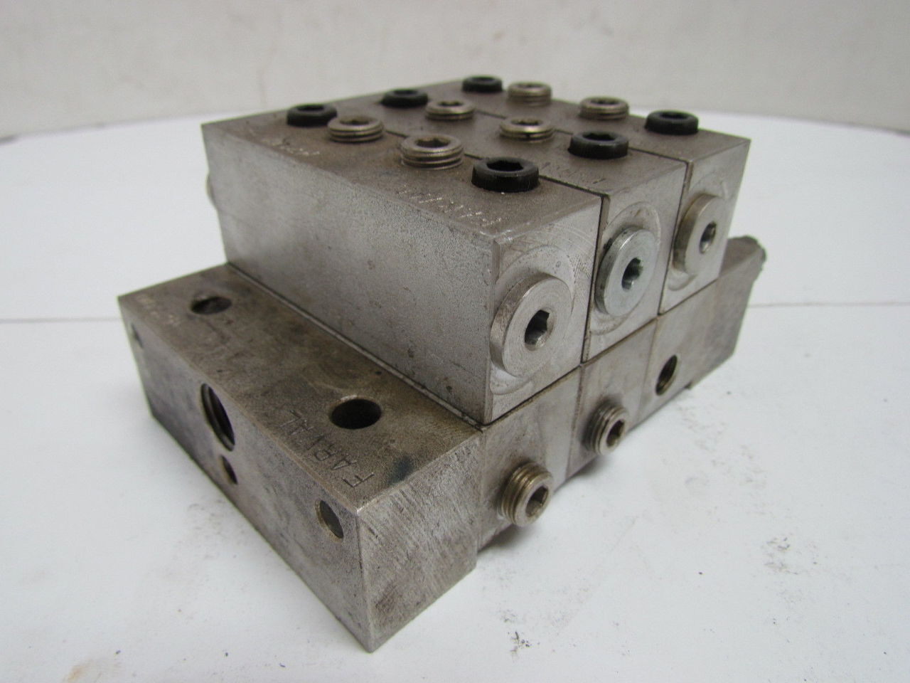 Farval M2500 3-section Divider Valve Assembly M2500-20t 10s for sale ...