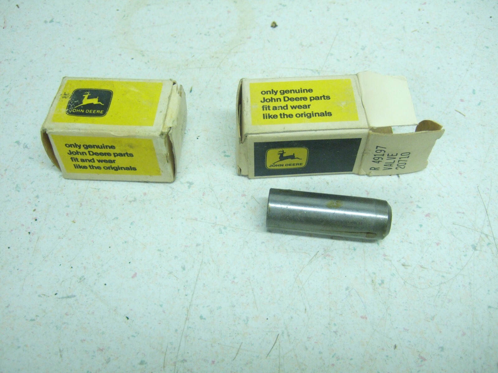New John Deere Syncro-Range Relief Valves (2) 2520 4000 4020 4320 4520 ...