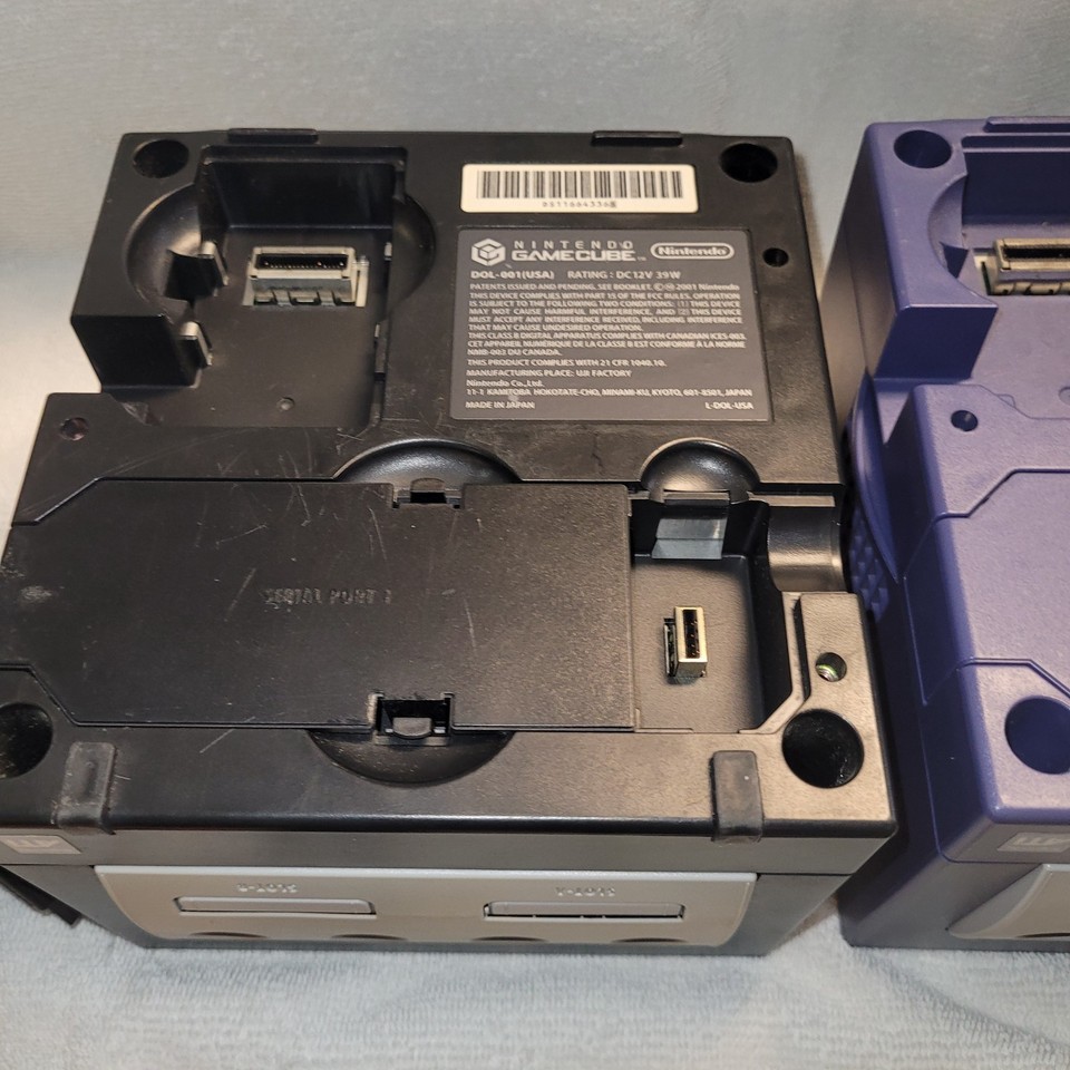 Lot Of 2 Nintendo Gamecube Consoles & Controllers For Parts Or Repair ...