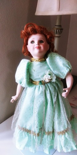 Paradise Gallery Shannon The Shamrock Fairy 13" Porcelain Doll w/Stand ...