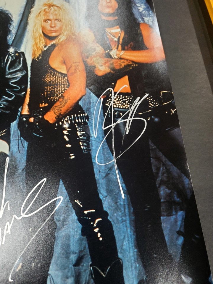 NIKKI SIXX & MICK MARS AUTOGRAPHED MOTLEY CRUE 16X20 PHOTO + 1992 GNR ...
