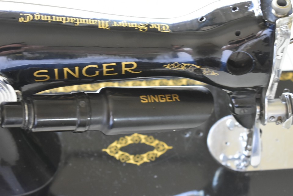 1947 Vintage 15-91 Black Singer Sewing Machine Wood Desk Cabinet Chair ...