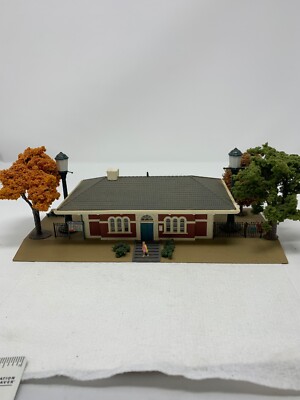 Model Power 542 Port Chester Railroad Station HO Built Kit Lighted ...