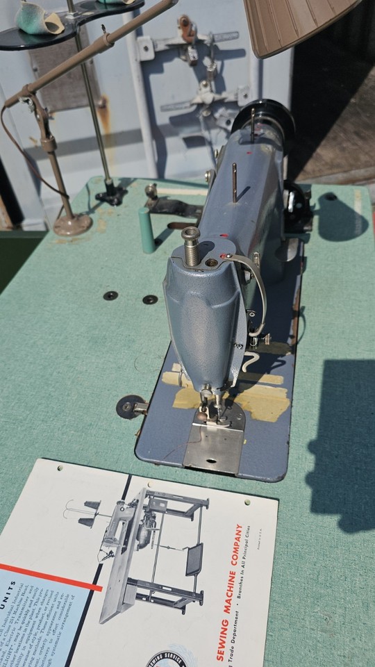 Singer Industrial LEATHER Sewing Machine 331K4 With Table And AMCO Motor | eBay