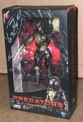 HIYA PREDATOR 1:18 figure FALCONEER & water emergence predator | eBay