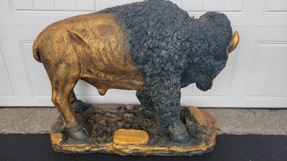 Buffalo Trace Whiskey Distillery Giant Size Bison Display Sculpture ...