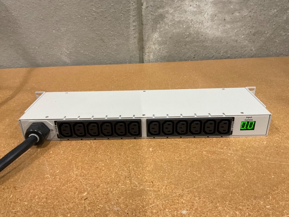 Server Technology C-12H2-L630 Basic L6-30P Input 12 Port PDU | eBay