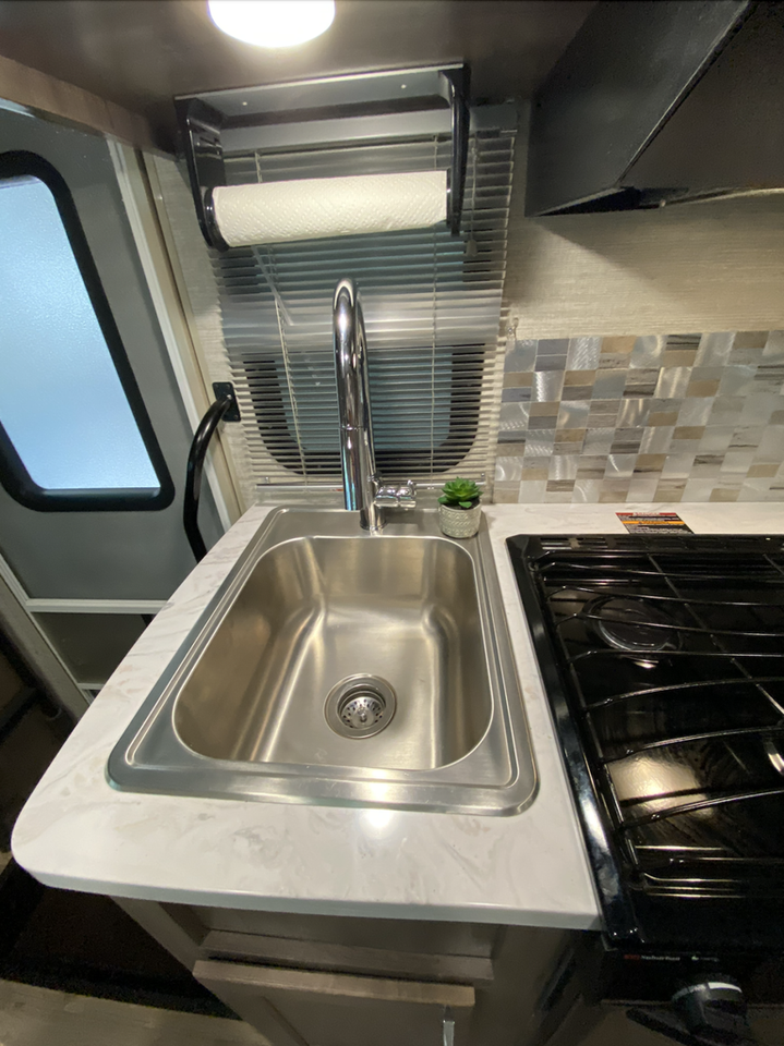 2021 Winnebago Minnie Winnie 22R 22' Class C Motorhome C15177234 | eBay