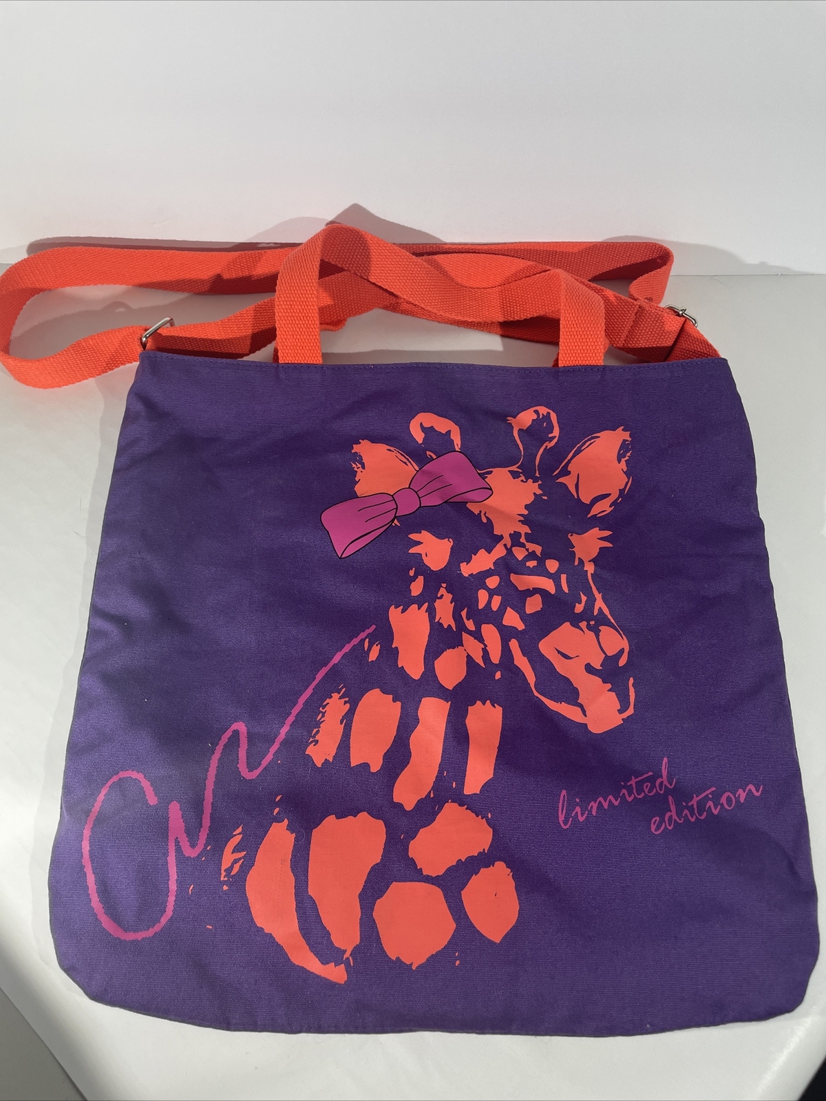 American Rag Cie Limited Edition with Giraffe Image - Gem