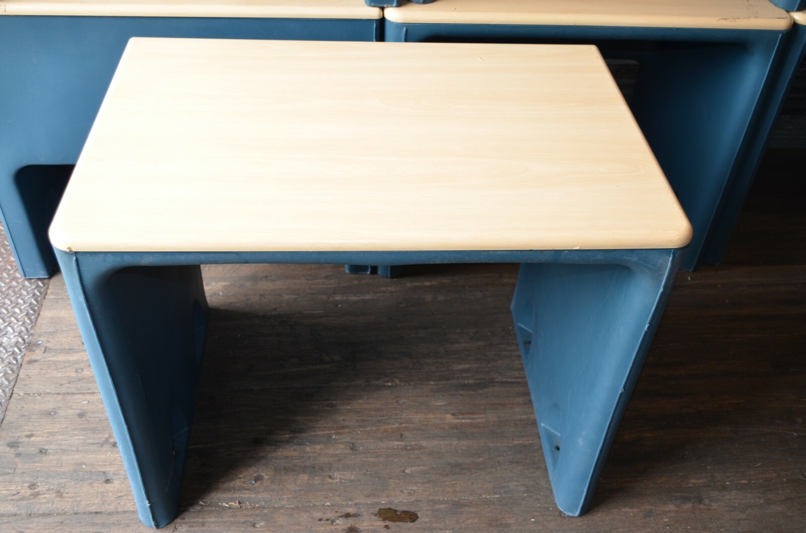 NORIX FLOOR MOUNTED DESK ATN601 36" Prison Correctional Psychiatric ...