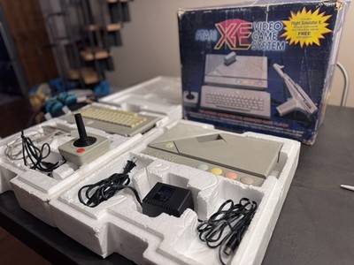 Atari XE Game Console, Joystick Controller, Light Gun, Keyboard-WORKING ...