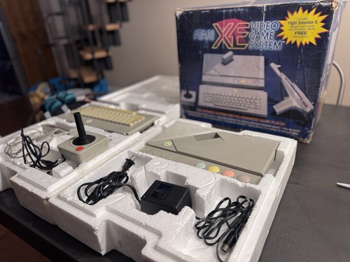 Atari XE Game Console, Joystick Controller, Light Gun, Keyboard-WORKING ...
