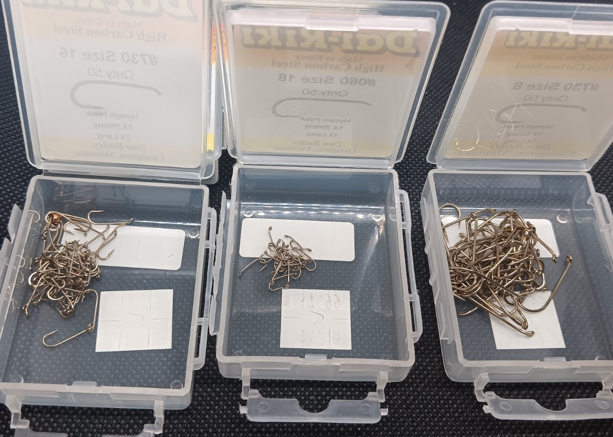DAI-RIKI, FLY TYING HOOKS, NYMPH HOOKS, LOT OF 7-- ASSORTED SIZES. LOW ...