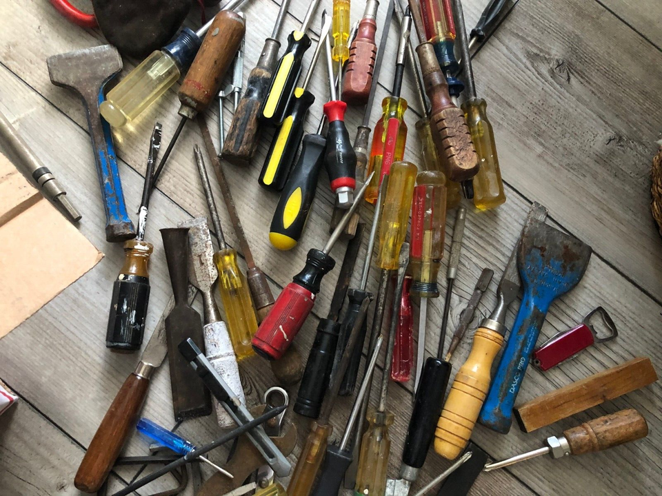 LARGE HAND TOOL LOT USED SCREWDRIVERS-WRENCHES-CUTTER MUCH MORE 35+ LBS ...