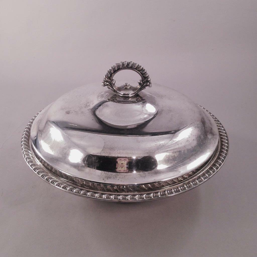 International Silver Co 10 3/8” Lidded Bowl Gadroon Edge | eBay