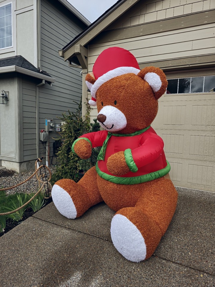 NEW Gemmy 7-1/2’ Animated Hugging FUZZY Teddy Bear Christmas inflatable ...