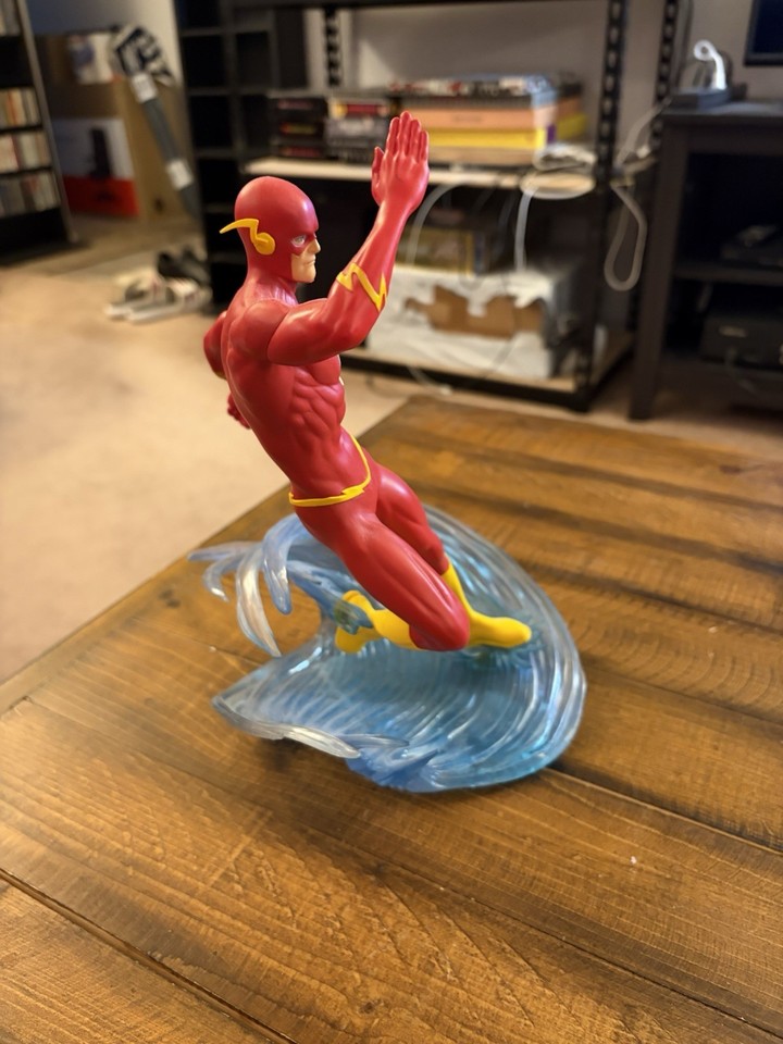 The Flash Diamond Select DC Gallery PVC Diaroma Figure | eBay