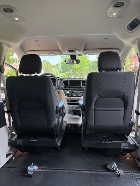 2018 Chrysler Pacifica Handicap van wheelchair accessible | eBay