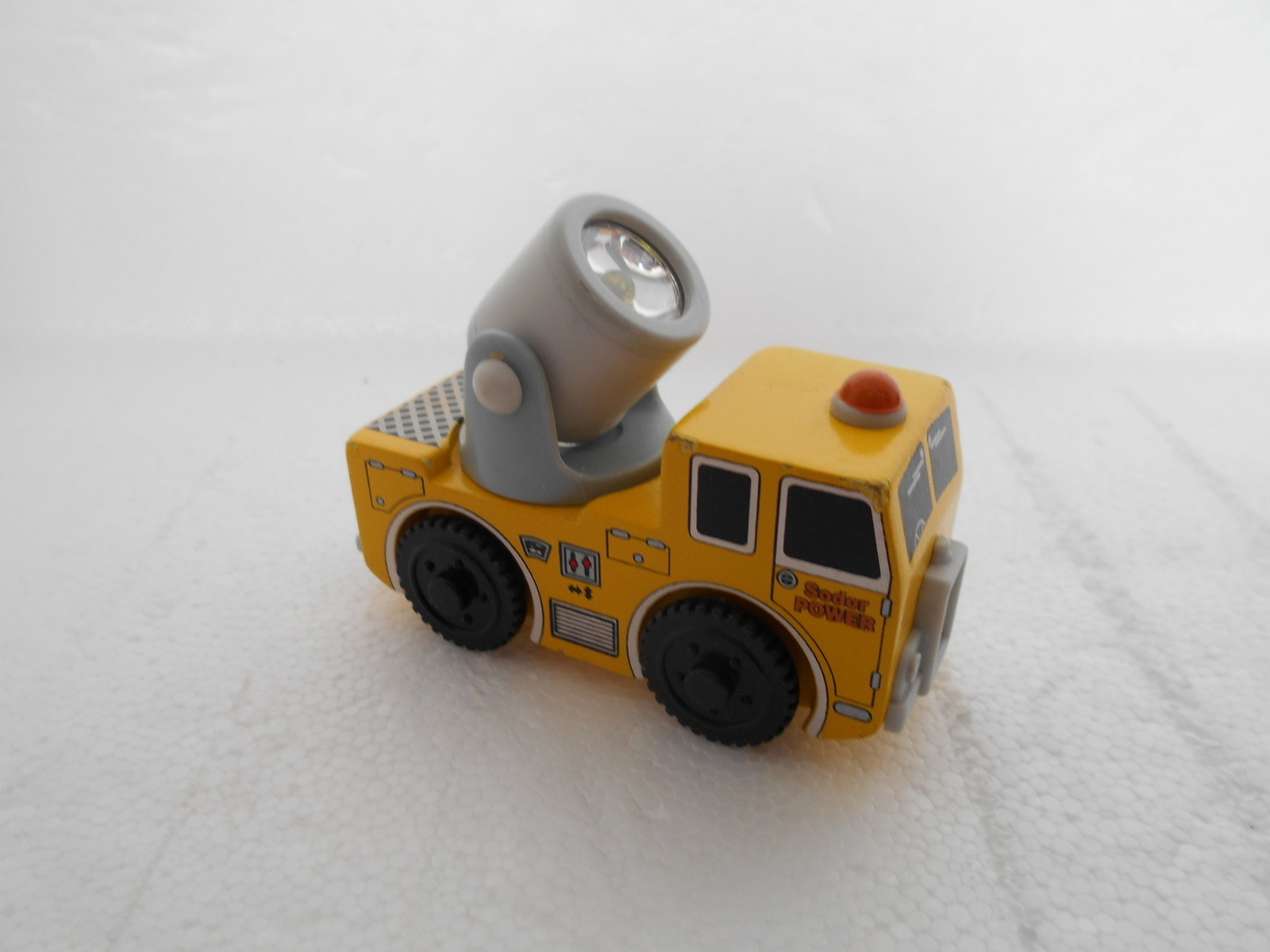 THOMAS & FRIENDS WOODEN RAILWAY "SPOTLIGHT LORRY" GC | eBay Australia