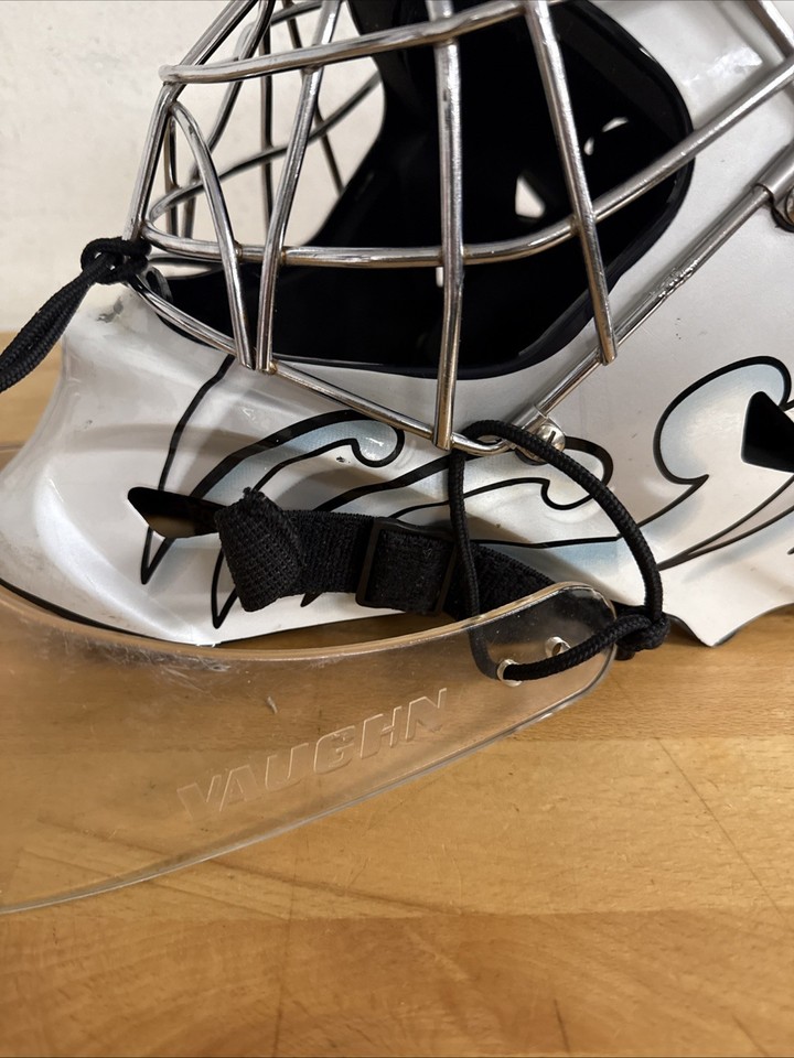 ITECH Hockey Goalie Helmet Mask - Size Youth - W/Throat Protector ...