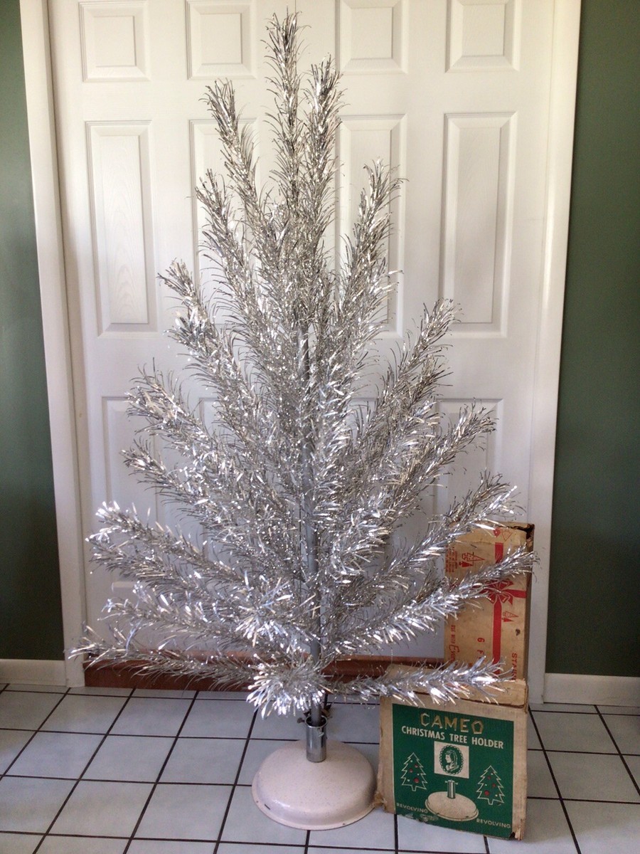 Evergleam Aluminum Tree EVERGLEAM ALUMINIUM 6Ft *SWIRL* 46 BRANCHES