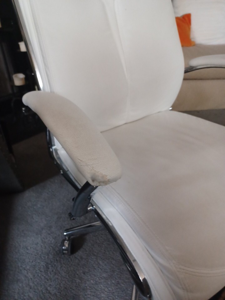 Comfortable & Stylish REALSPACE Executive Office / Gaming Chair | eBay