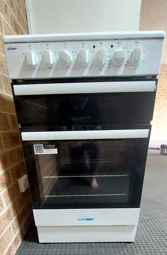 Chef Electric upright Stove/Grill/Oven model cfe535wb with 15 months ...