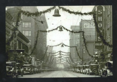 REAL PHOTO DES MOINES IOWA DOWNTOWN STREET SCENE CHRISTMAS POSTCARD ...