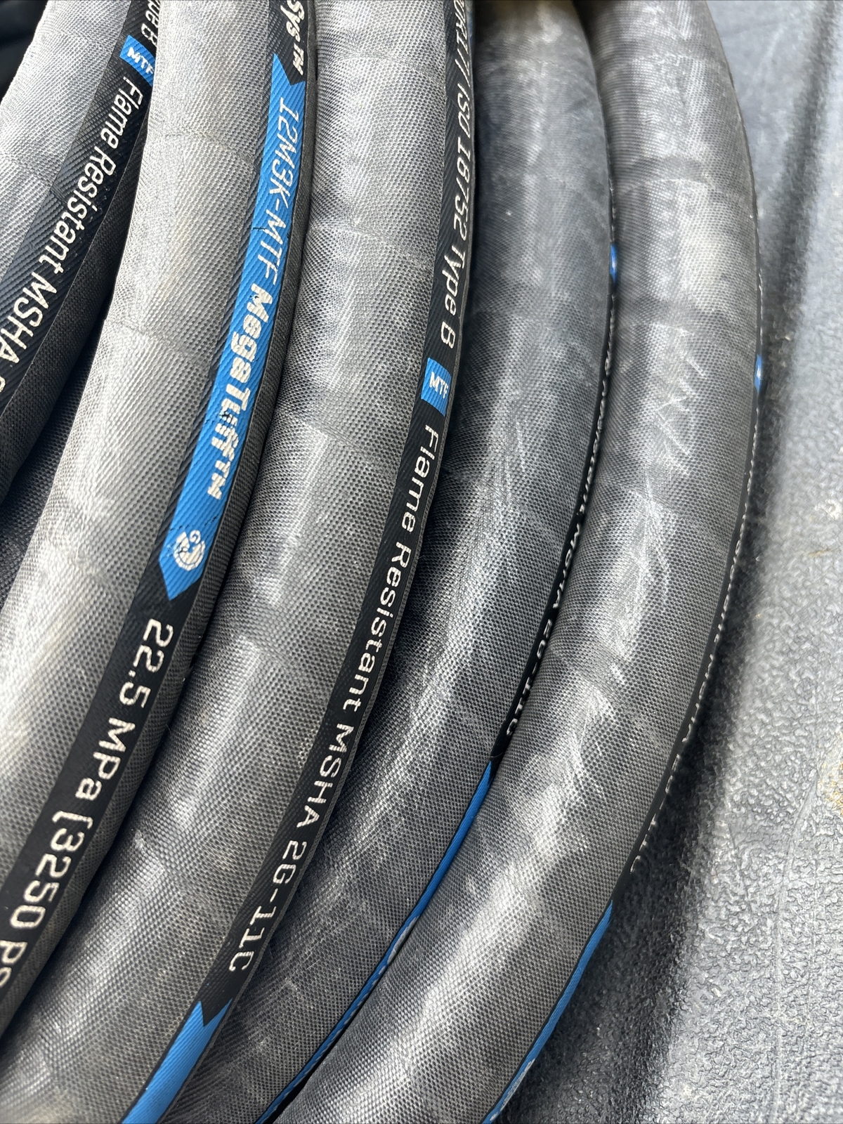 GATES. 12M3K. HYDRAULIC HOSE 3/4in. 22MPa. 3250psi Flame Resistant ( 55 ...