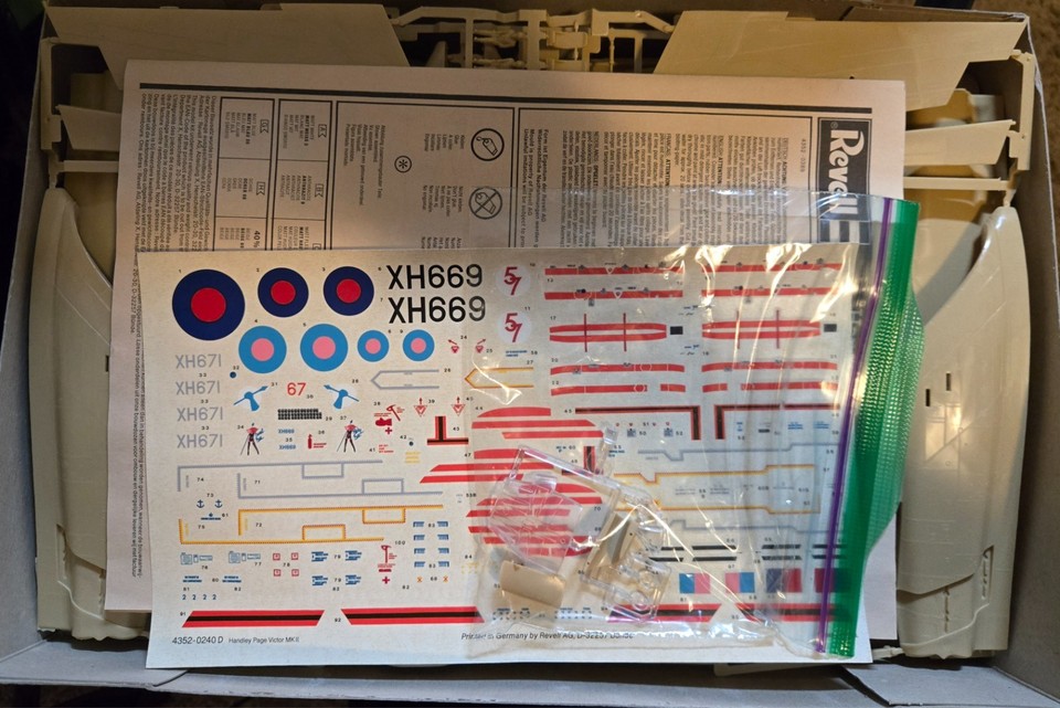 Revell 1/72 Victor K Mk 2 Model Kit -Open Box | eBay