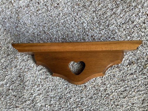 VINTAGE WOODEN WALL SHELF W/HEART CUTOUT AND PLATE HOLDER | eBay