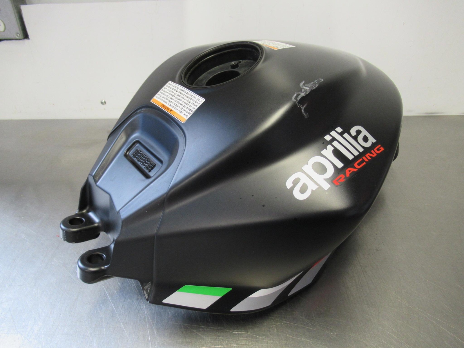 2021 Aprilia Tuono 660 Fuel Tank EB1309 | 2H003976000NI | Genuine OEM
