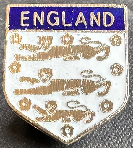 ENGLAND Vintage 1970s 80s badge Maker COFFER N'ton Brooch pin 24mm x ...