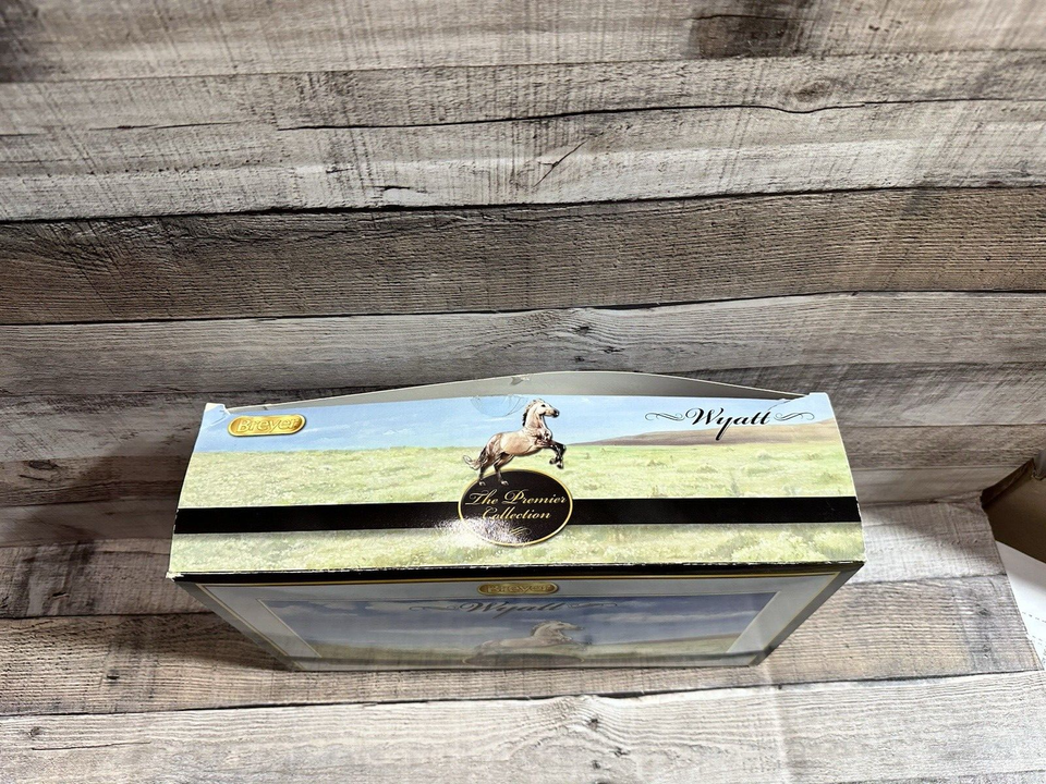 2014 Breyer Premier Collection Wyatt Horse Sculpture 90170 Base ...