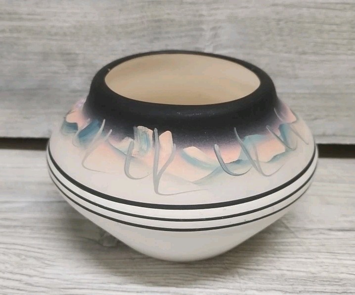 1993 Native American Clay Pot Signed Artist:? Hand painted 6.5 Inch ...