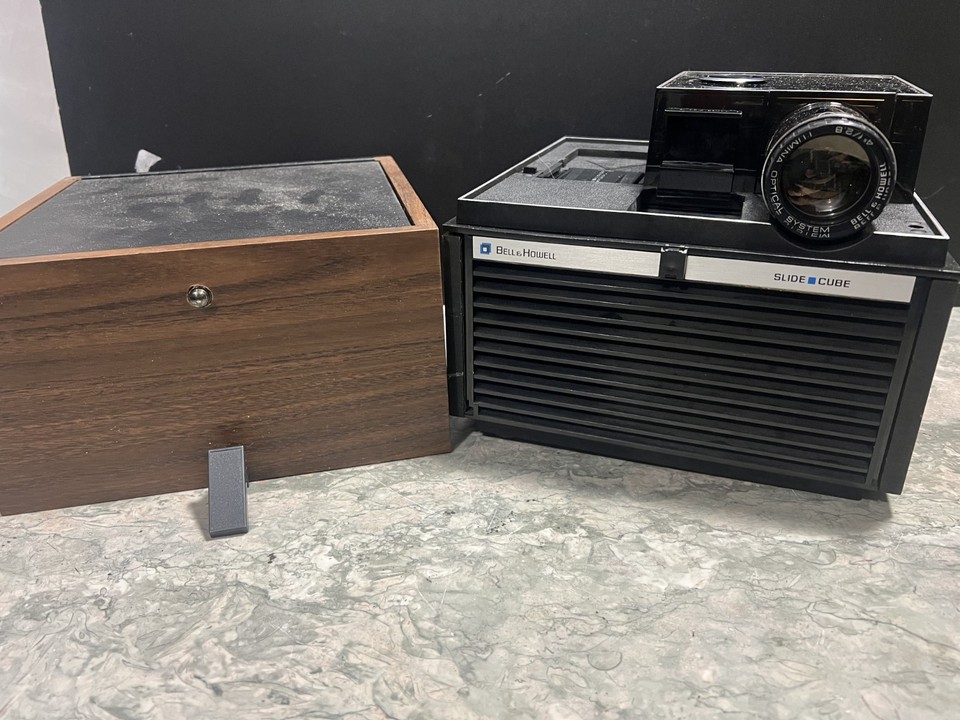 Working Bell & Howell Slide Cube Projector! model 982Q 35mm Slides ...