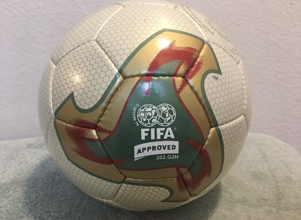 Adidas MATCH BALL Fevernova - FIFA World Cup 2002 - Official Match Ball ...