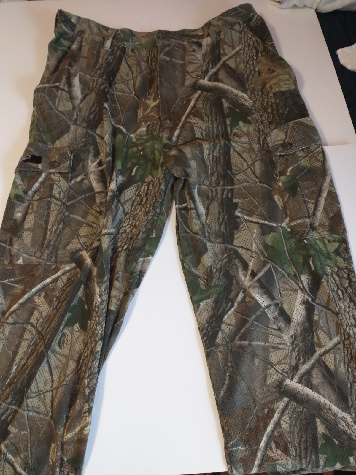 Men's Real Tree Camo Cargo Pants Perforated 34x30 - Gem