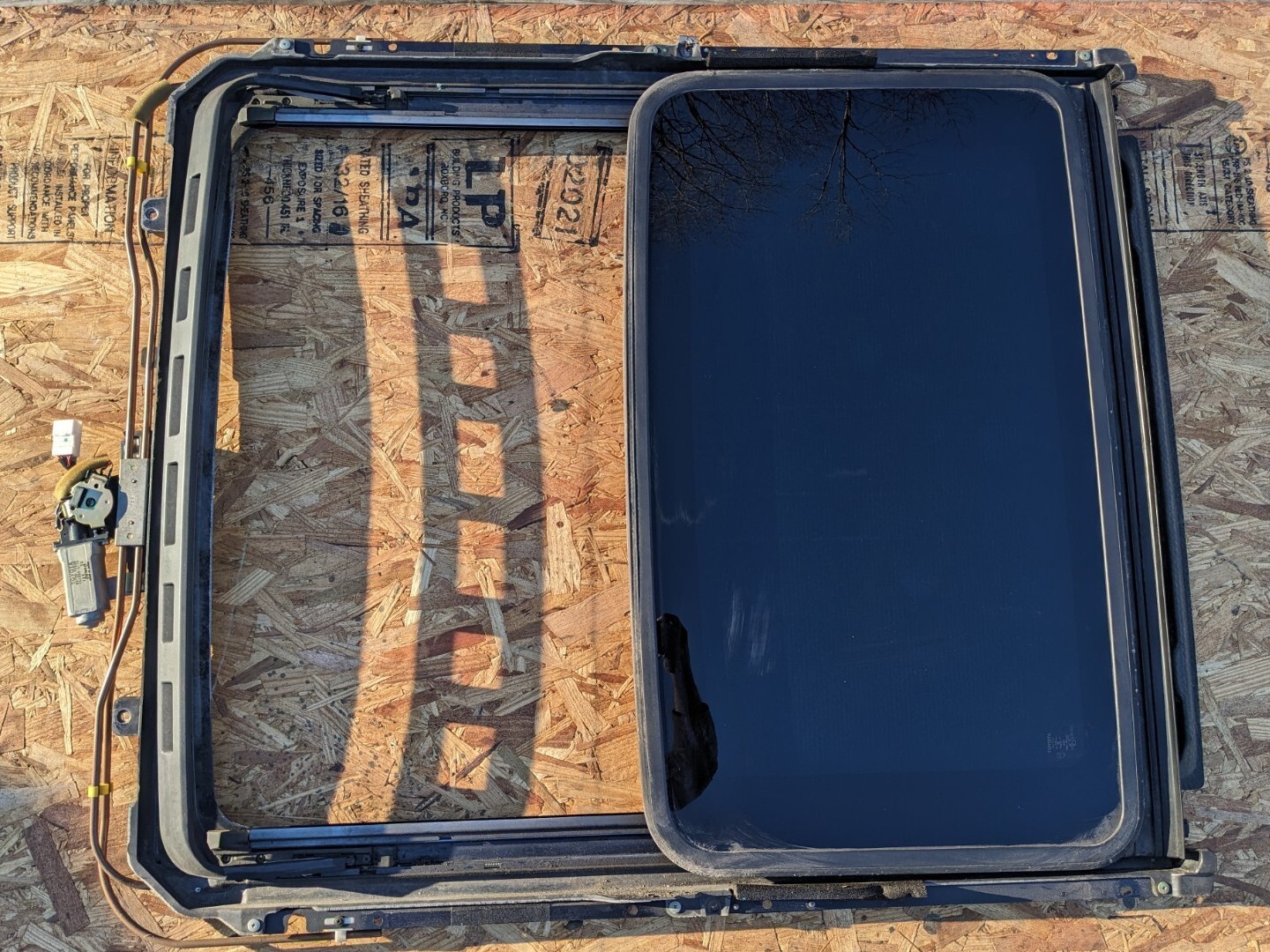 1996-2002 Toyota 4Runner Overhead Roof Sunroof Moonroof Frame W/ Window ...