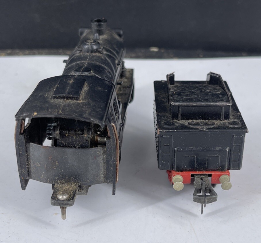 FLEISCHMANN HO SCALE 0-4-0 STEAM ENGINE AND TIN TENDER #1954 No Box | eBay