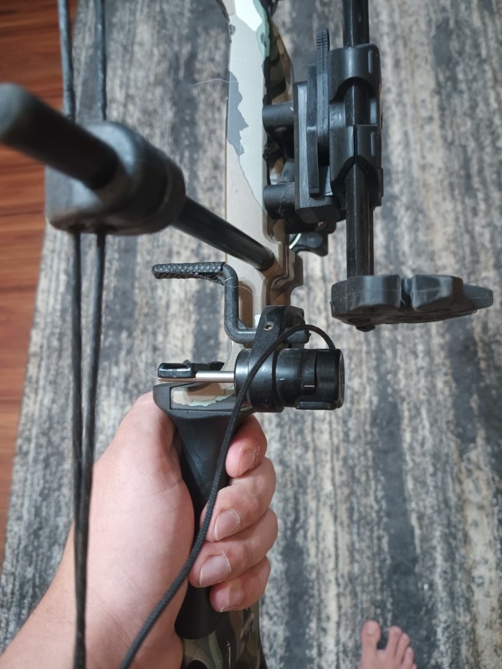 Mission by Mathews switch compound bow with accessories. | eBay