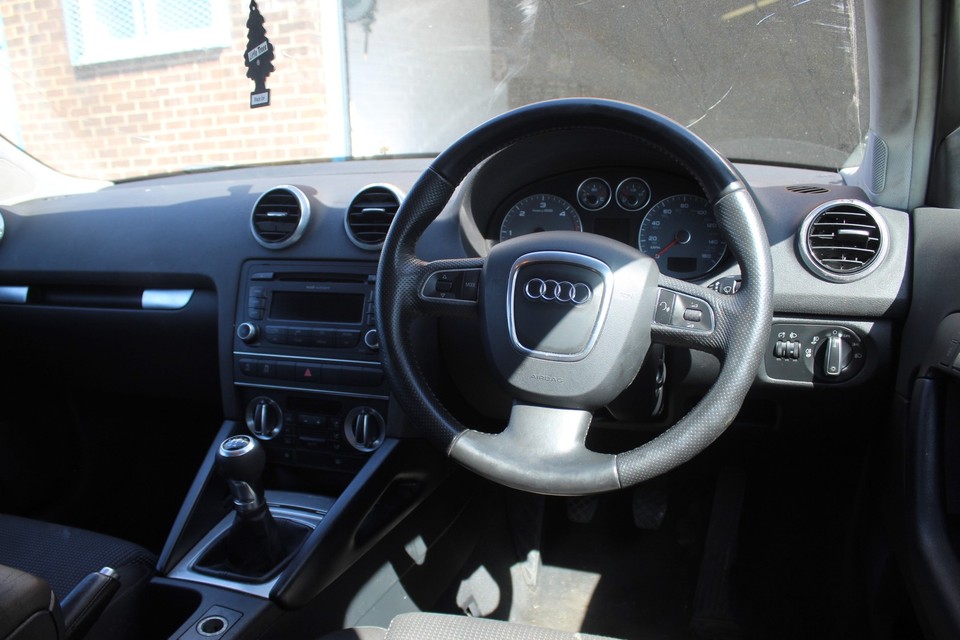 Audi A3 8P FL Black Cloth Front NS Left Head Rest 8P0881901BC | eBay