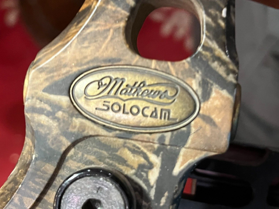 Matthews Q2 Realtree Camo Hunting Bow 70# RH With Quiver | eBay