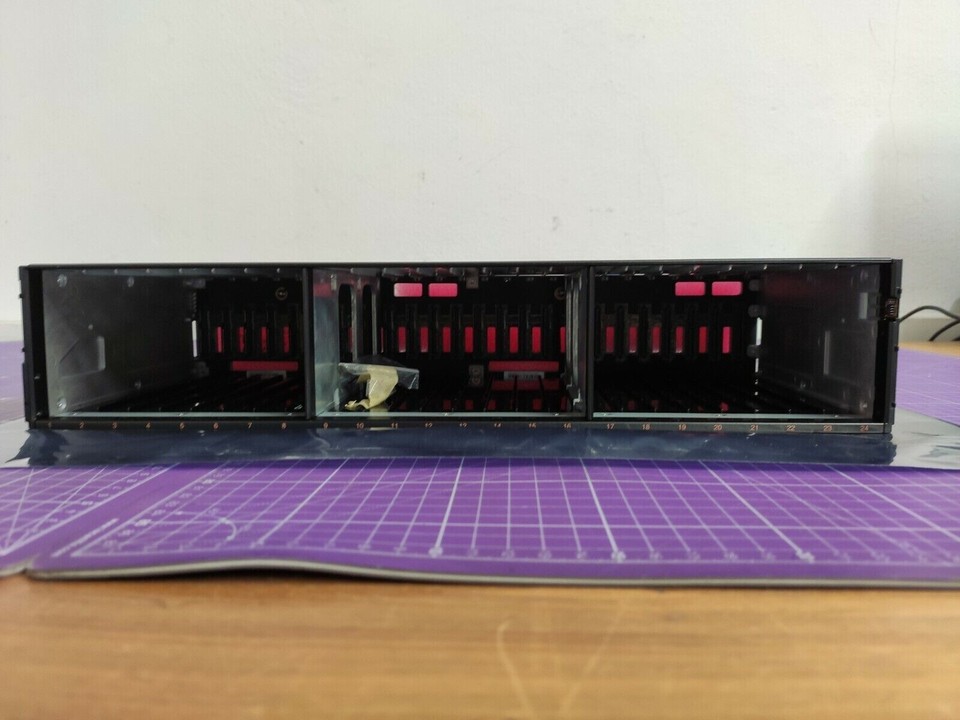 IBM SFF Enclosure Midplane (01AC381) / without HDD Racks - UR | eBay